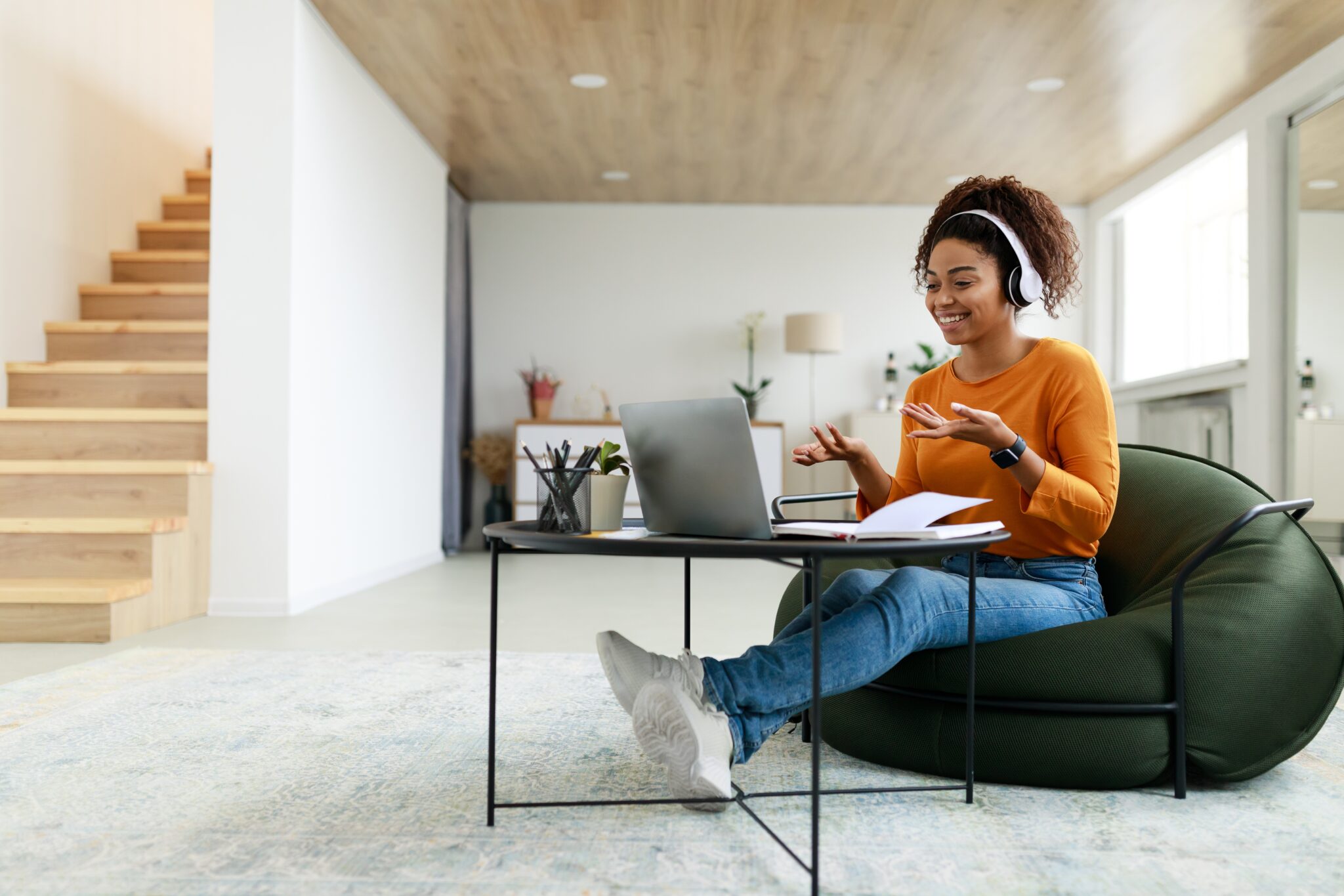 Was benötigt man für eine Videokonferenz? Diese 6 Basics reichen völlig aus - alfaview